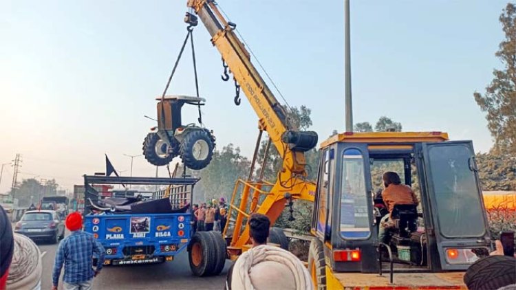 पंजाबः दो ट्रैक्टरों की भयानक टक्कर में वाहनों के उड़े परखच्चे ...